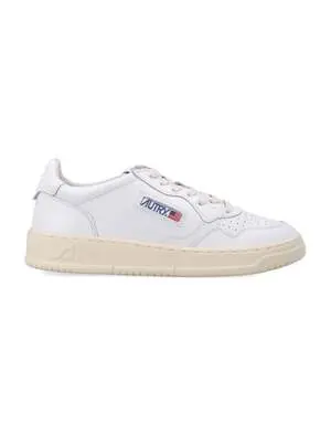 AUTRY The Medalist Low Sneaker For Women-refined Vintage Sports Style - Bianco