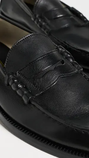 COMMON PROJECTS Leather Loafers
