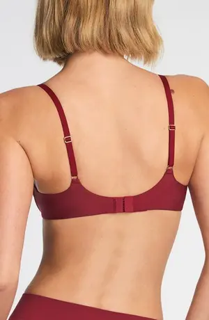 Wacoal Baseline Underwire Contour Bra