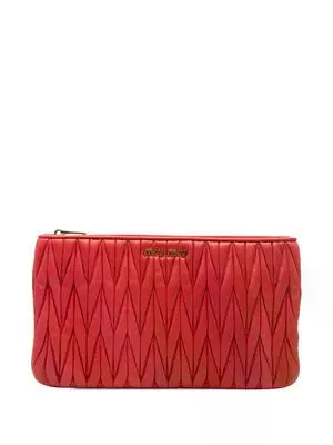 Miu Miu 2010-2026 Matelasse Nappa Clutch Bag - Red