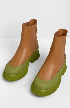 Charlotte Stone Gwen Mudguard Lug Sole Chelsea Boot - Camel