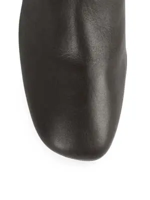 TOTEME Leather Heel Ankle Boots