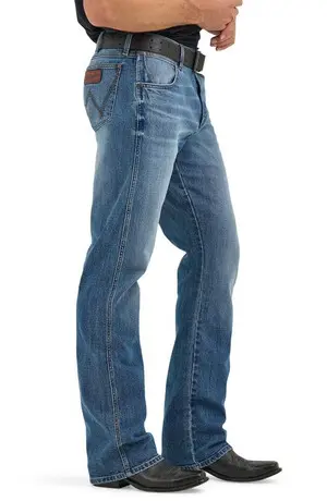 Wrangler Retro Relaxed Bootcut Jeans