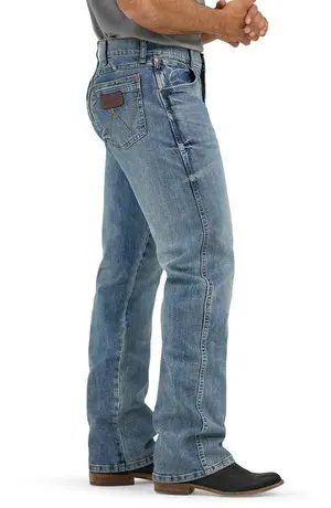 Wrangler Retro Relaxed Bootcut Jeans