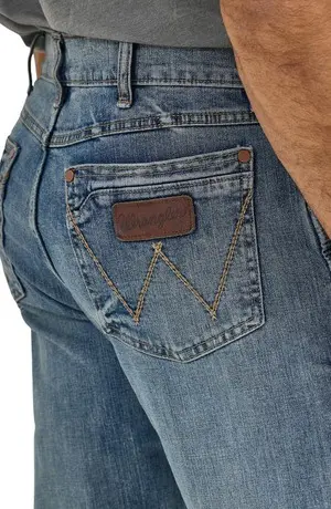 Wrangler Retro Relaxed Bootcut Jeans