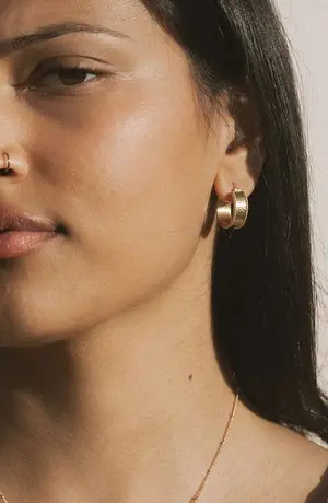 SATYA JEWELRY Circle Of Truth Hoop Earrings