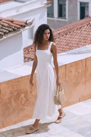 MONLICIA Mel Square Neck Pleated Viscose Midi Dress