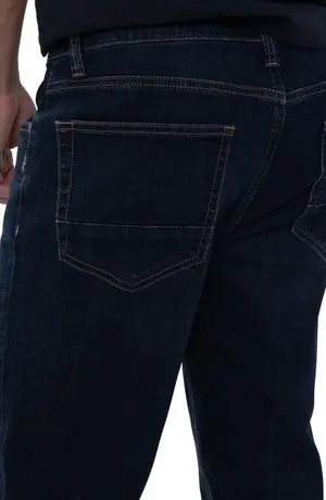 SILVER JEANS CO. Zac Straight Leg Jeans