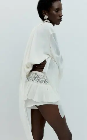 DE LA VALI Lavinia Lace Mini Shorts - Ivory