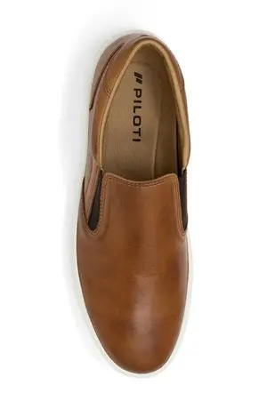 PILOTI Slipstream Leather Slip On Sneaker