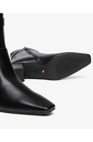 NEROGIARDINI Leather Block Heel Bootie
