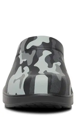 OOFOS Oocloog Luxe Clog
