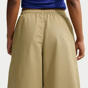 Nike Sportswear Oversized Mid-rise Parachute Shorts