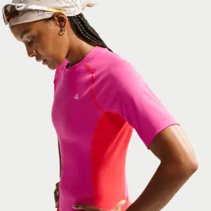 Nike Wildsee Dri-fit Short-sleeve Base Layer Top