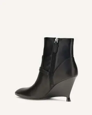 Pinko Gwen Leather Ankle Boots