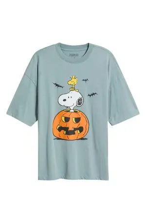 VINYL ICONS Oversize Peanuts® Pumpkin Graphic T-shirt