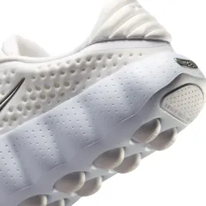 Nike Mind 002 Pregame Shoes
