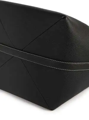 TOTEME Belted Tote Bag In Hammered Calfskin - Black