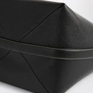TOTEME Medium Tote Bag In Grained Leather - Black