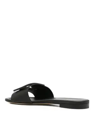 Fendi Baguette Slide In Pelle