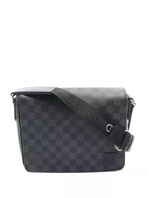 LOUIS VUITTON 2021 Pm District Messenger Bag