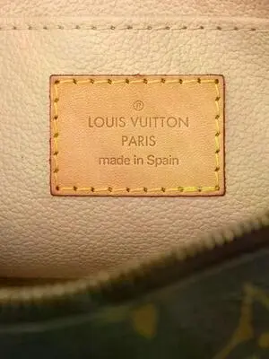 LOUIS VUITTON 2006 Monogram Cosmetic Pm Pouch