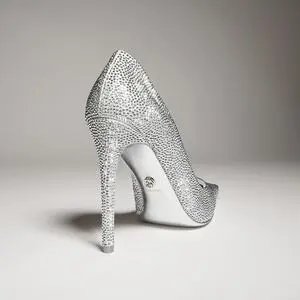 Gucci Donna Crystal Pump - Metallic Silver