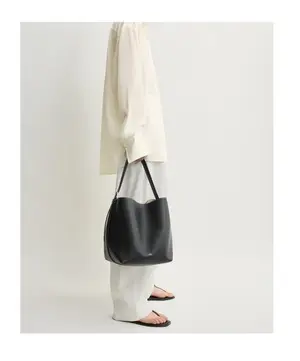 TOTEME Medium Belted Grained-leather Tote Bag - Black