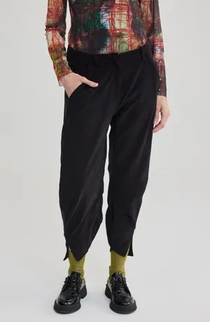 LUUKAA Zoe O-shape Velvet Pants - Black
