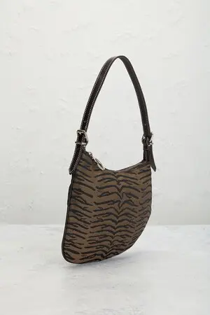 Fendi Oyster Shoulder Bag - Brown
