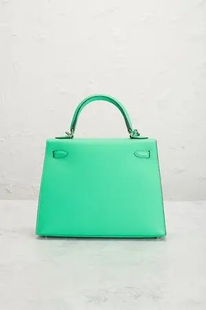 Hermès Epsom Kelly 25 Sellier Handbag In Green - Vert Comics