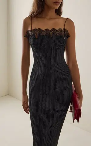 FFORME Lumie Pleated Lace Midi Dress