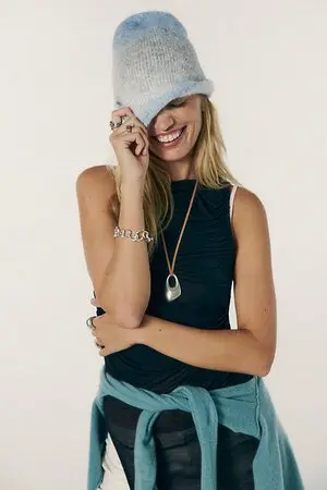 Free People Rolled Ombre Beanie - Frost