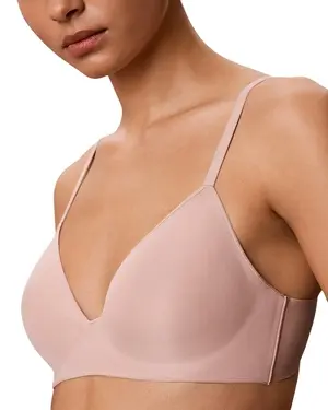 Calvin Klein Lightly Lined Wirefree Plunge Bra