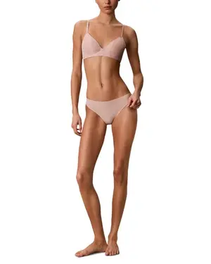 Calvin Klein Lightly Lined Wirefree Plunge Bra