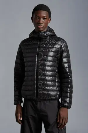 Moncler Lauzet Short Down Jacket
