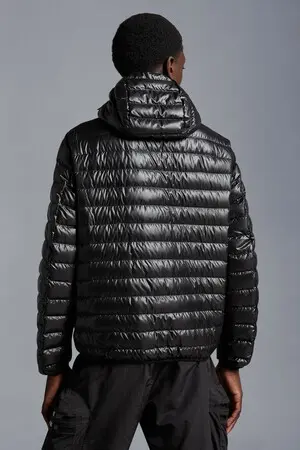 Moncler Lauzet Short Down Jacket