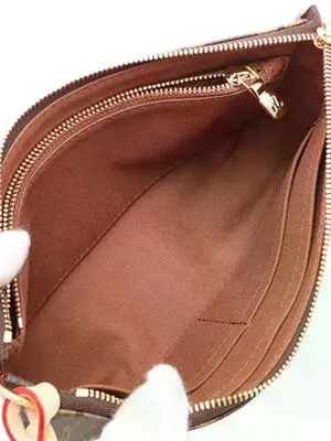 LOUIS VUITTON 1990-2010 Monogram Pochette Accessoires Shoulder Bag