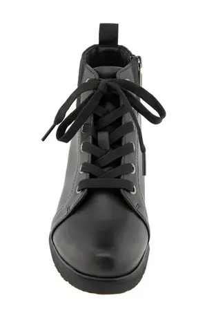 Munro Sara Leather Bootie