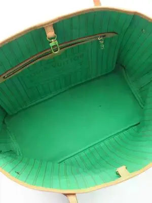 LOUIS VUITTON 2017 Mm Neverfull Tote Bag