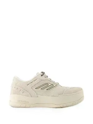 Balenciaga Hamptons Suede Platform Sneakers - Neutrals