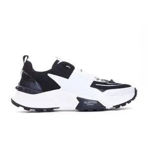 Valentino Garavani True Act Sneakers - Black