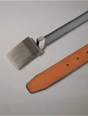 Calvin Klein Linear Grooves Leather Belt