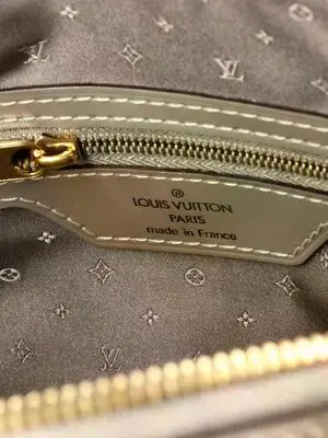 LOUIS VUITTON Suhali Lockit Handbag Leather Pm Tote Bag