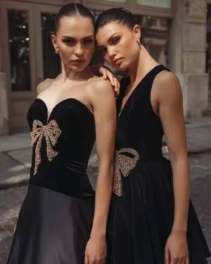 Mac Duggal Sleeveless Bubble Hem Velvet Mini Dress With Bow