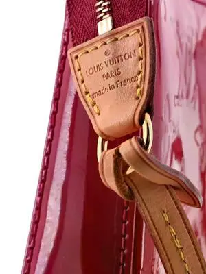 LOUIS VUITTON Pochette Accessoires Nm Monogram Vernis Shoulder Bag