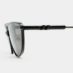 Le Specs Thorned