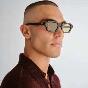 Le Specs Tension