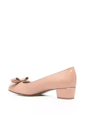 FERRAGAMO Vara Pumps - Neutrals