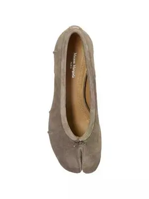 MAISON MARGIELA Tabi Suede Pumps - Neutrals